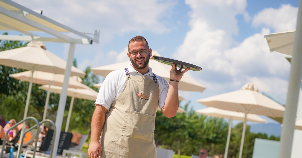 Bar Team Jobs - Summer - Neilson Holidays